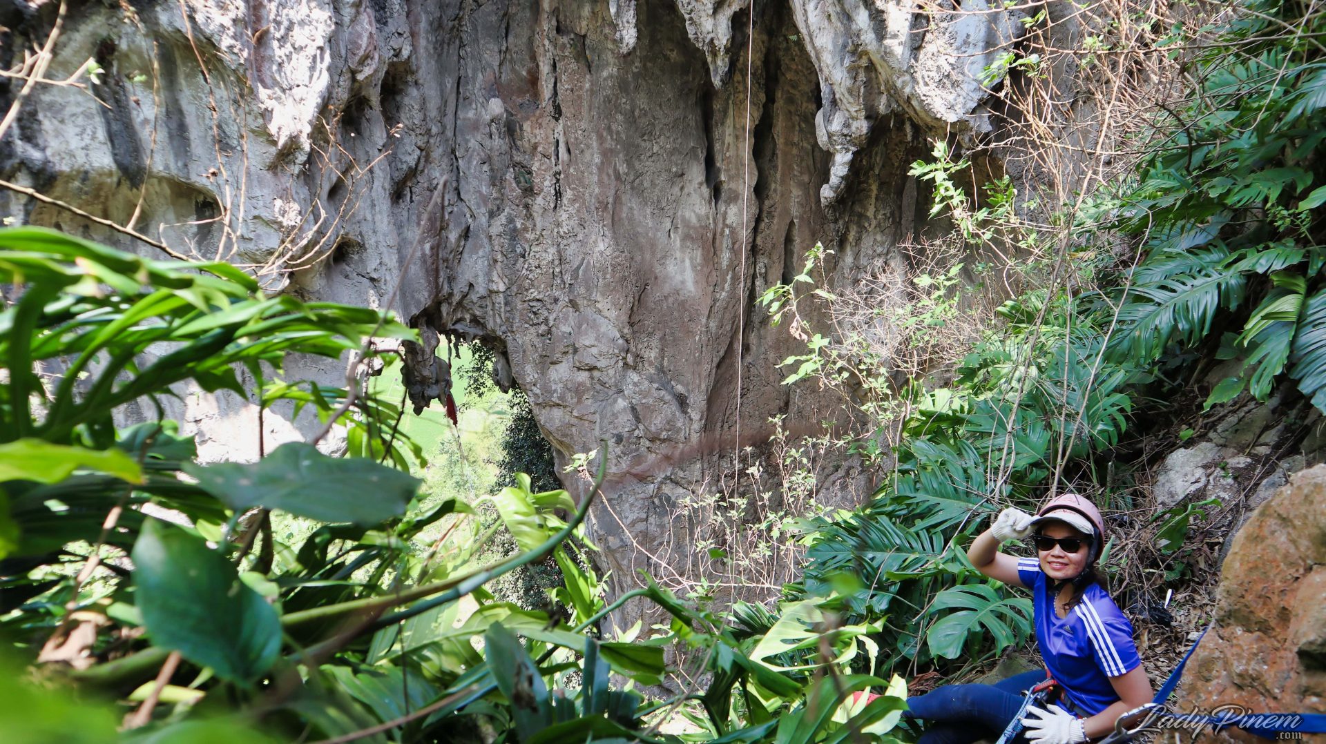 Wisata Bandung Ekstrim di Tebing Hawu Padalarang | Lady Pinem